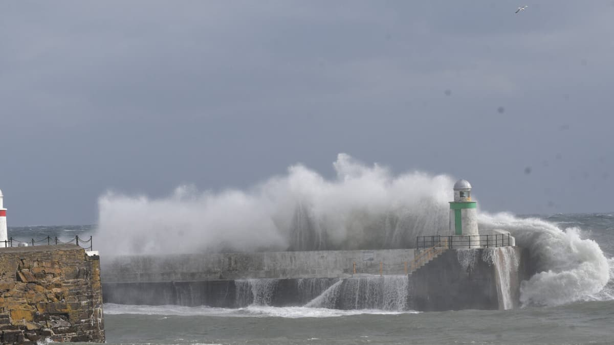 Met Office issue yellow weather warning for Isle of Man as severe gales ... Met Office issue yellow weather warning for Isle of Man as severe gales ...